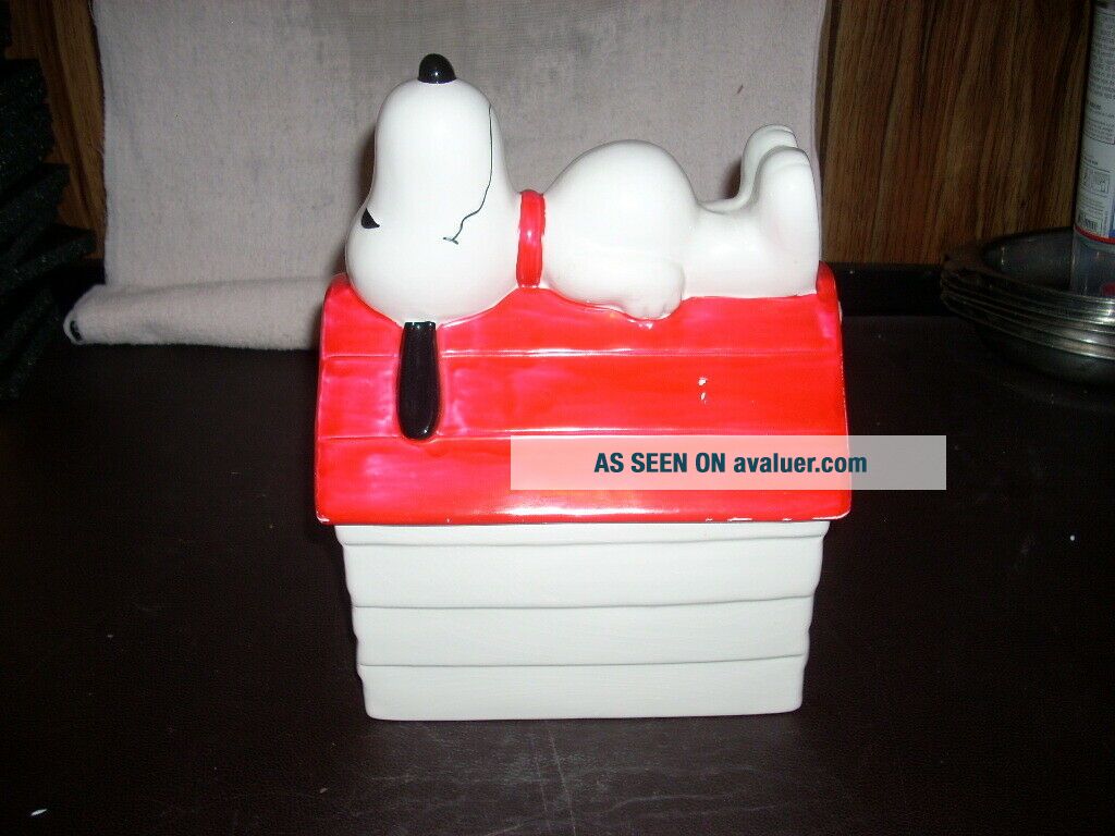 Snoopy Doghouse Cookie Jar By Benjamin Medwin Inc. | #1430165