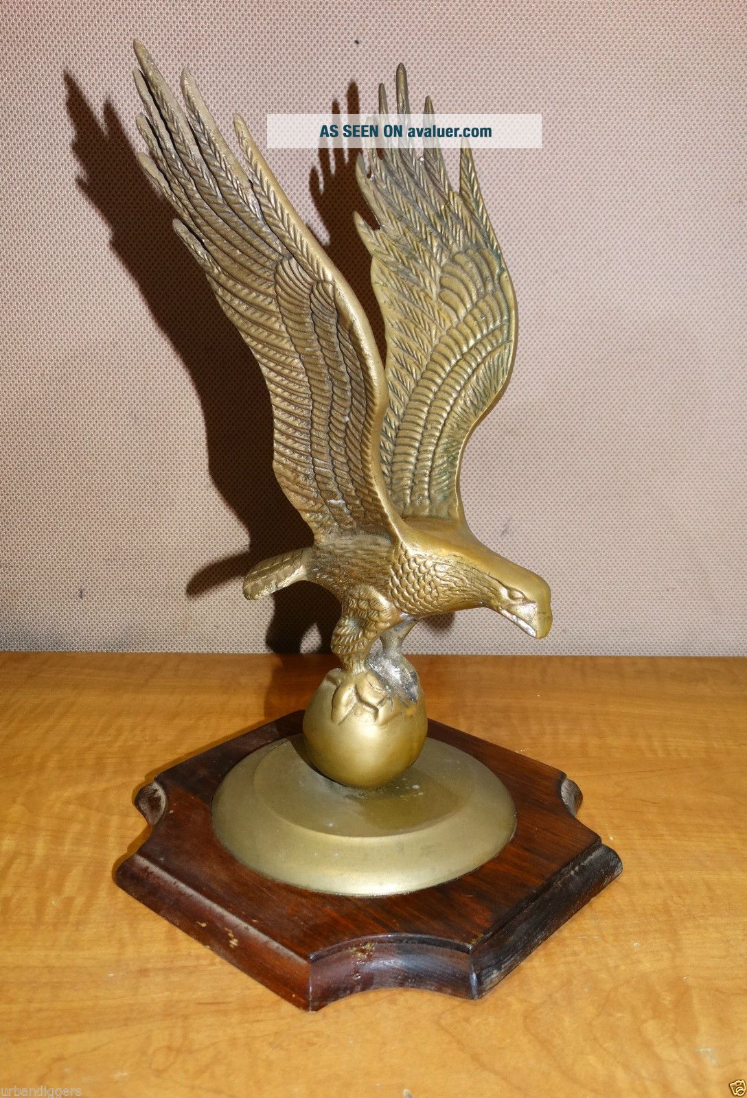 11957/ Vintage BRASS EAGLE DESK SCULPTURE STATUE Judges Estate Office ...