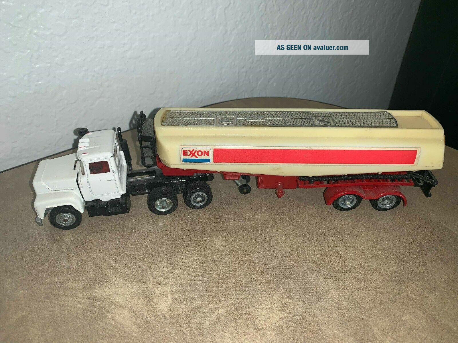 Corgi Major Mack Truck Exxon Tanker Mazak Diecast | #2039411