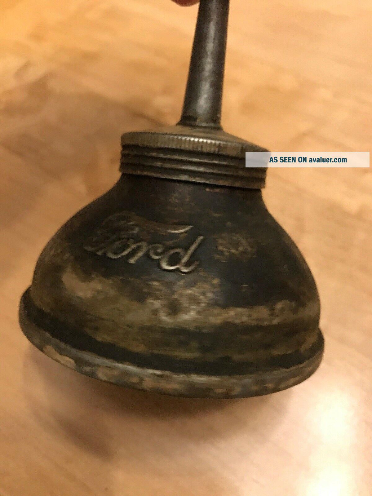OLD VINTAGE ANTIQUE FORD OIL CAN THUMB OILER (MODEL T, MODEL A) | #2378252