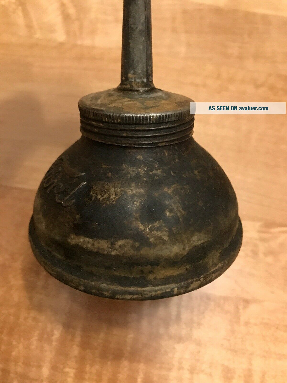 OLD VINTAGE ANTIQUE FORD OIL CAN THUMB OILER (MODEL T, MODEL A) | #2378252