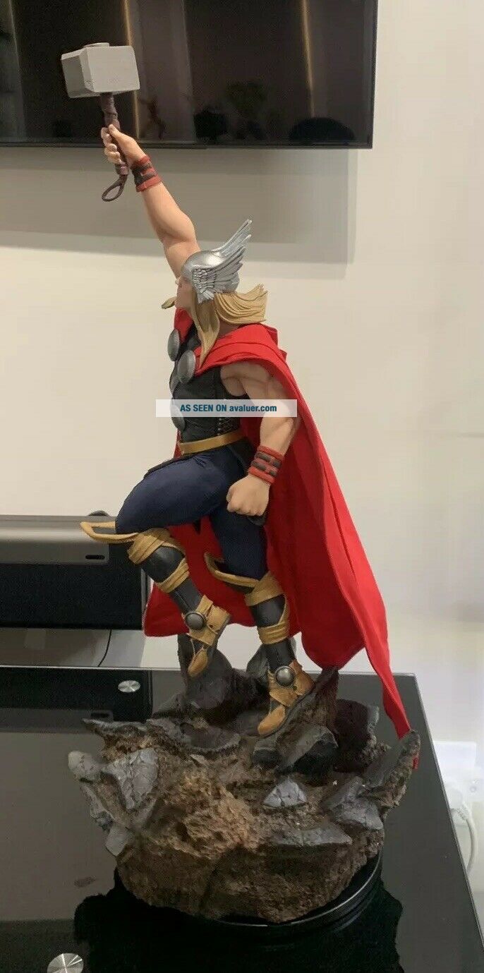 Sideshow Collectibles Avengers Assemble Thor Exclusive Statue | #2135526