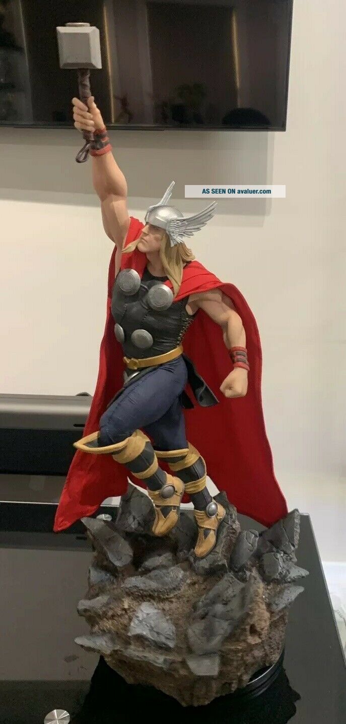 Sideshow Collectibles Avengers Assemble Thor Exclusive Statue | #2135526
