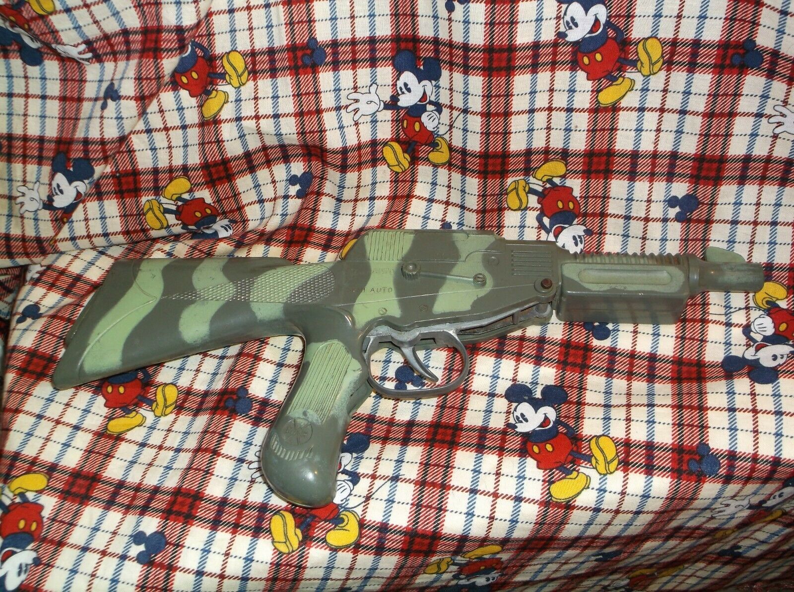 VINTAGE 1960S MARX GREEN PLASTIC TOY ARMY CAP GUN IN PLAYED WITH ...