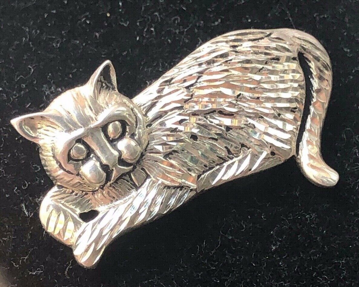 NATIVE AMERICAN TOMMY SINGER STERLING SILVER KITTY CAT BROOCH | #16665753