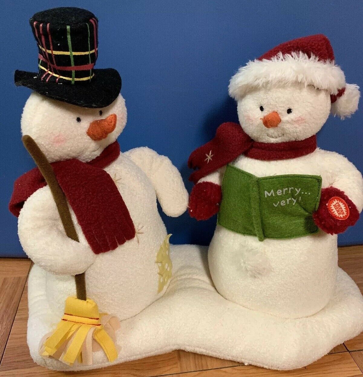HALLMARK JINGLE PALS 2003 SINGING PLUSH SNOWMEN WISH YOU A MERRY ...