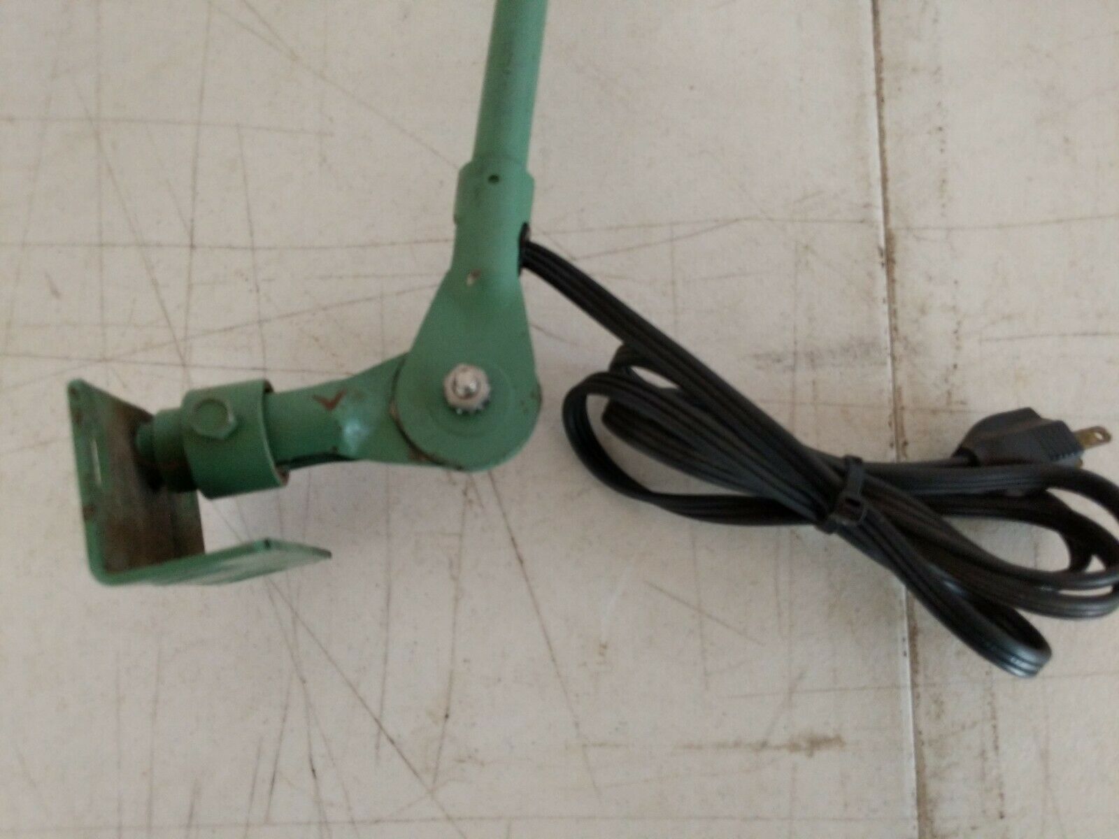 Vintage Articulating Industrial Machinist Workbench Green Lamp Light ...