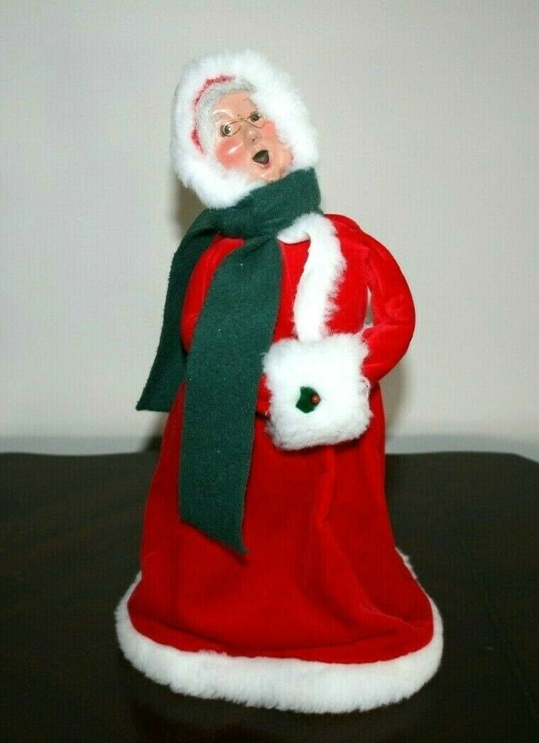 BYERS CHOICE THE CAROLERS 2001 MRS. SANTA CLAUS FIGURINE | #16277906