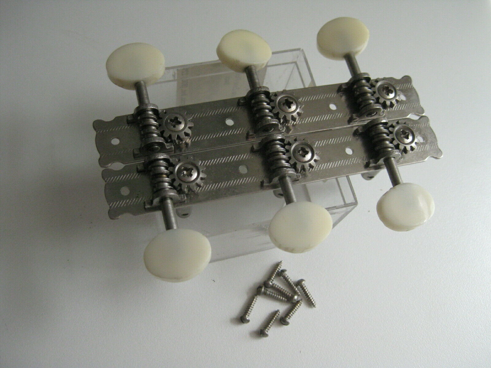 Vintage Gibson Melody Maker Silvertone Harmony Kay Guitar Tuners For ...