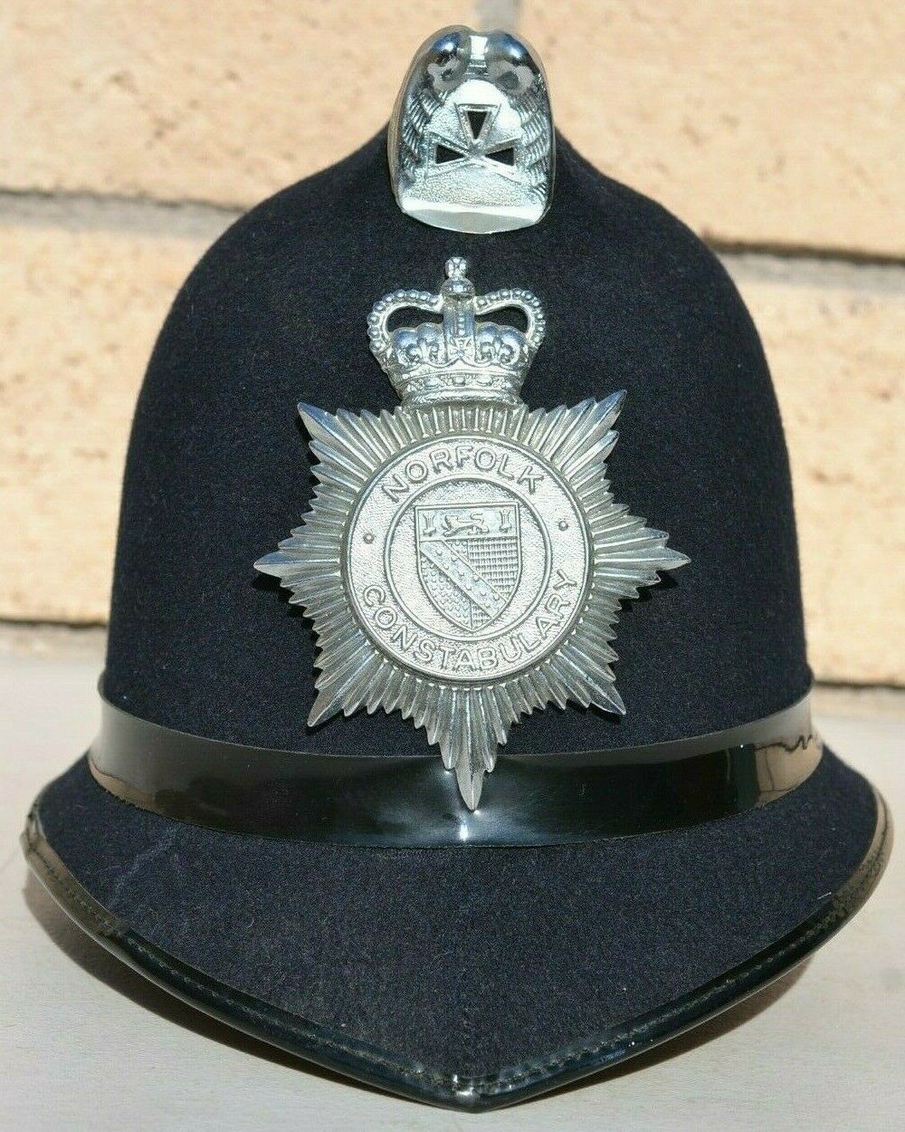 BRITISH NORFOLK CONSTABULARY VINTAGE BOBBY HELMET WITH BADGE UK ENGLAND ...