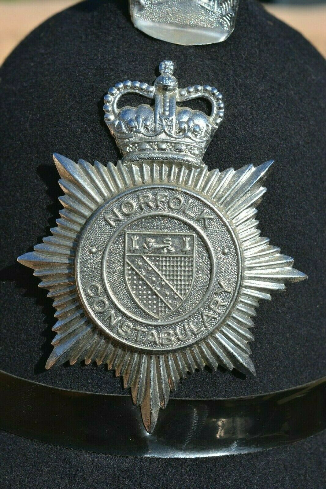 BRITISH NORFOLK CONSTABULARY VINTAGE BOBBY HELMET WITH BADGE UK ENGLAND ...