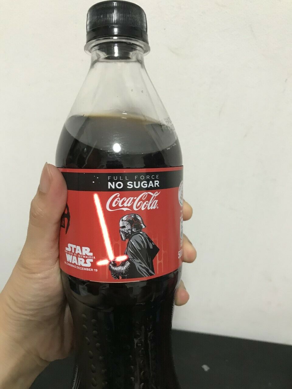 WORLD ' S FIRST STAR WARS LIGHT UP COCA COLA BOTTLE KYLO REN SINGAPORE ...