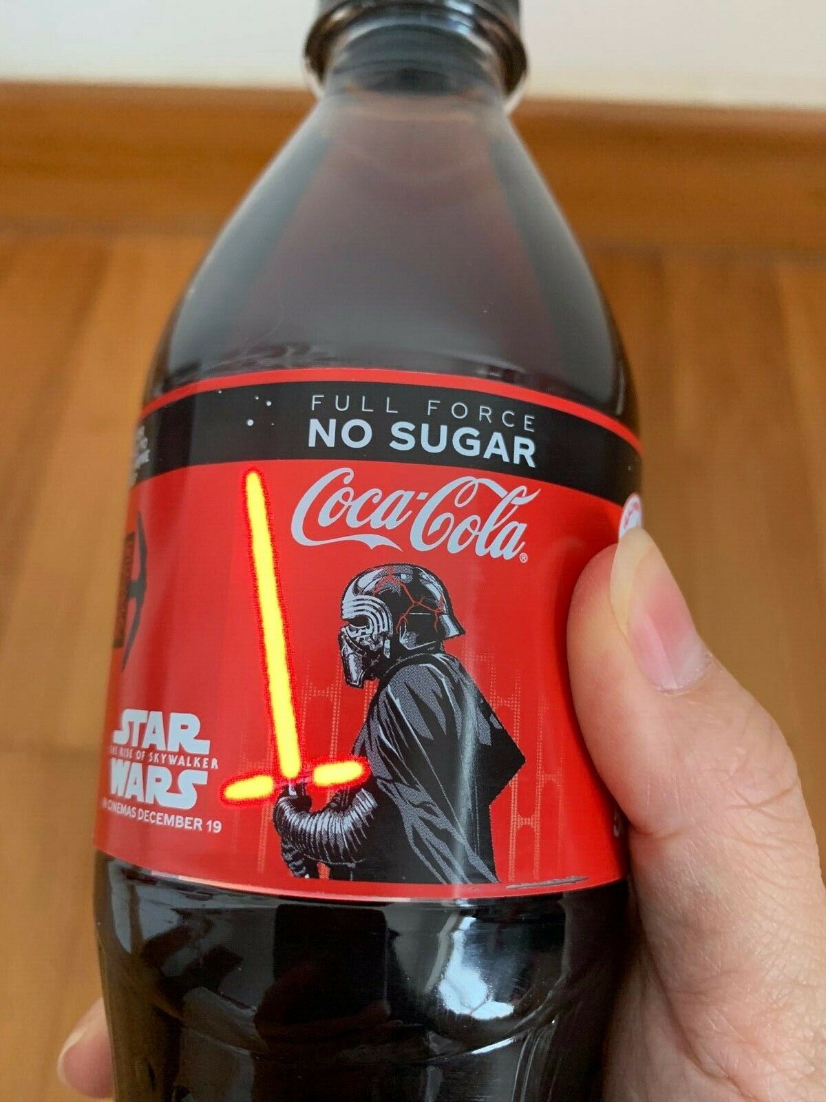 WORLD ' S FIRST STAR WARS LIGHT UP COCA COLA BOTTLE KYLO REN SINGAPORE ...