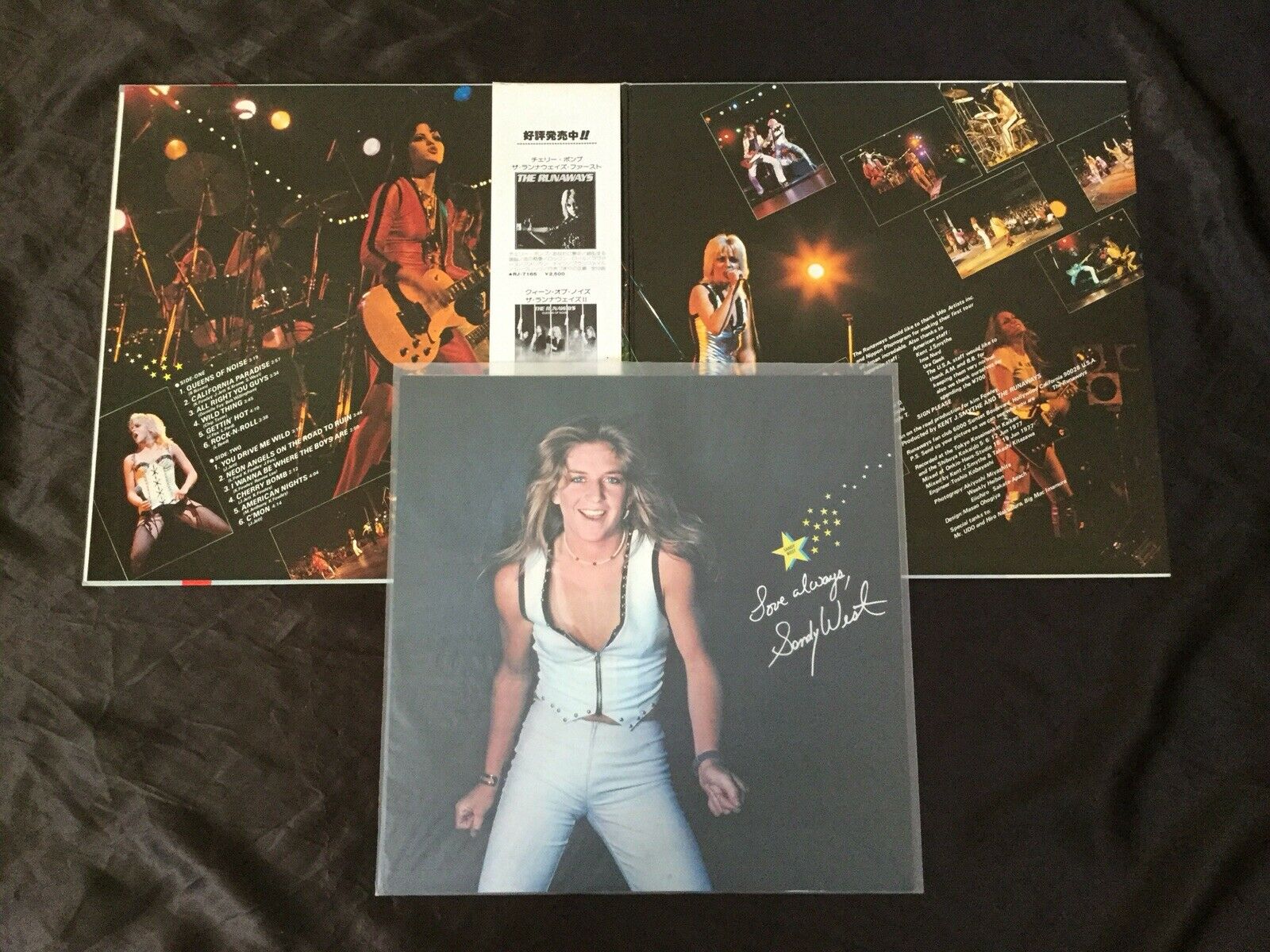 THE RUNAWAYS - LIVE IN JAPAN - Japanese Pressing Vinyl W/OBI, Posters ...
