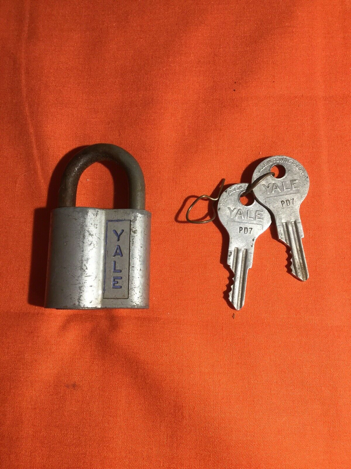 VINTAGE ANTIQUE YALE & TOWNE PADLOCK LOCK WITH 2 KEYS MADE IN USA ...