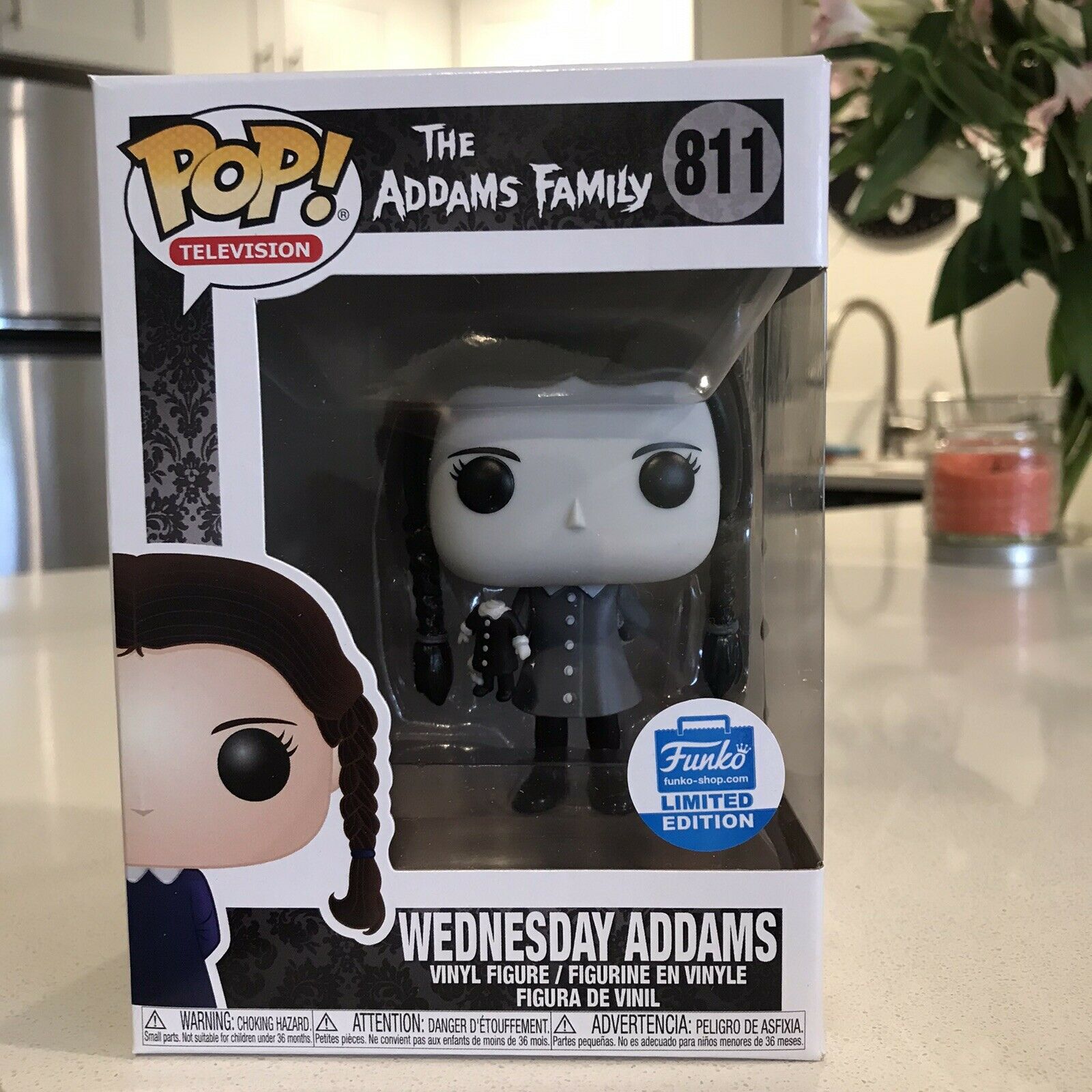 Funko POP TV WEDNESDAY ADDAMS BW Funko Shop Exclusive 811 Family IN ...