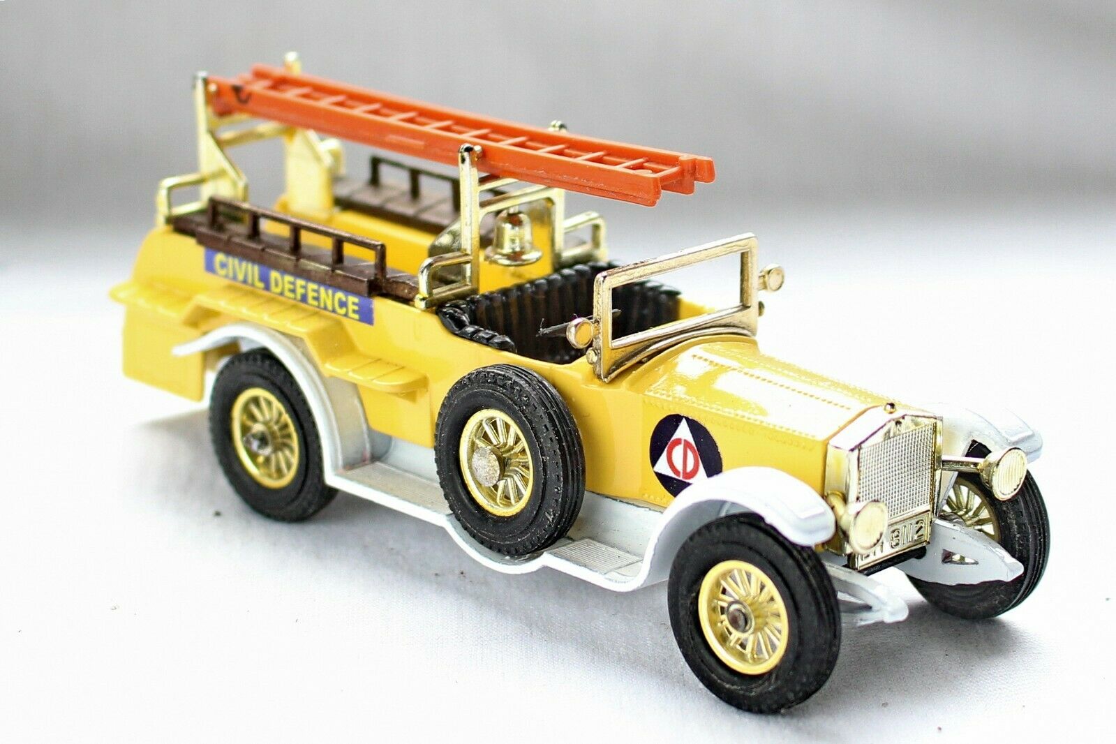 Matchbox Yesteryear Y6 - 4 Rolls Royce Civil Defence Fire Tender - Code ...