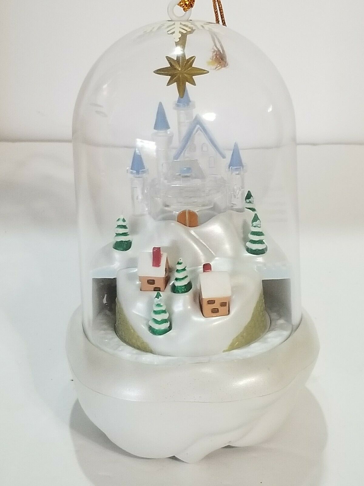AVON SANTA ' S MAGICAL CASTLE LIGHT UP MUSICAL CHRISTMAS ORNAMENT ...