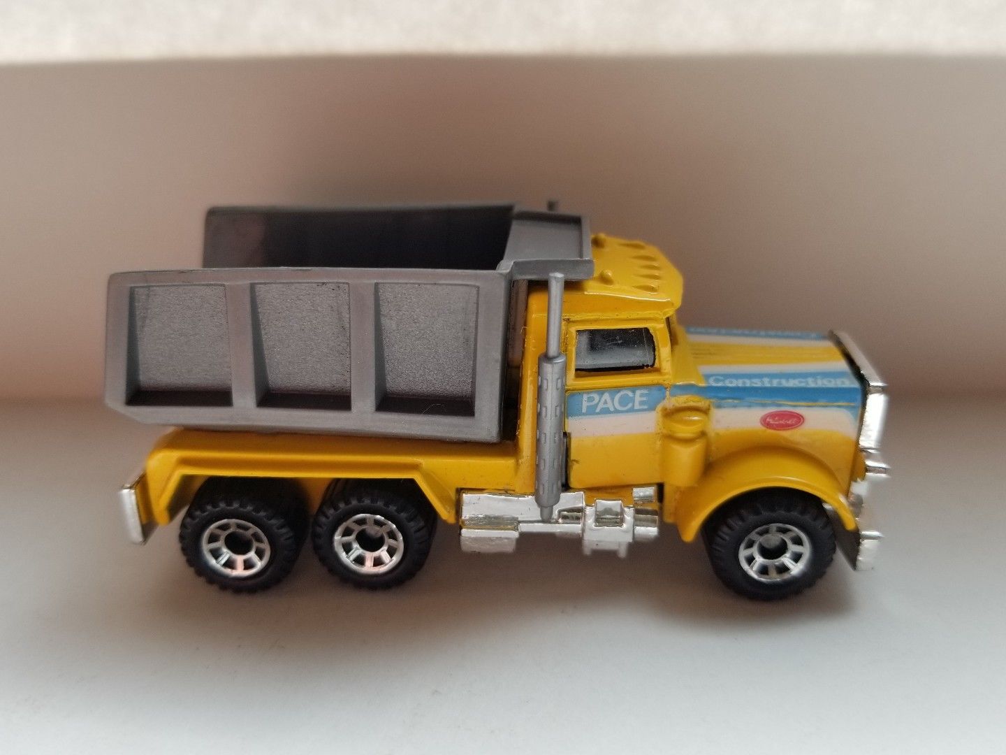 MATCHBOX PETERBILT PACE CONSTRUCTION TRUCK Vintage Die - Cast Vehicle ...