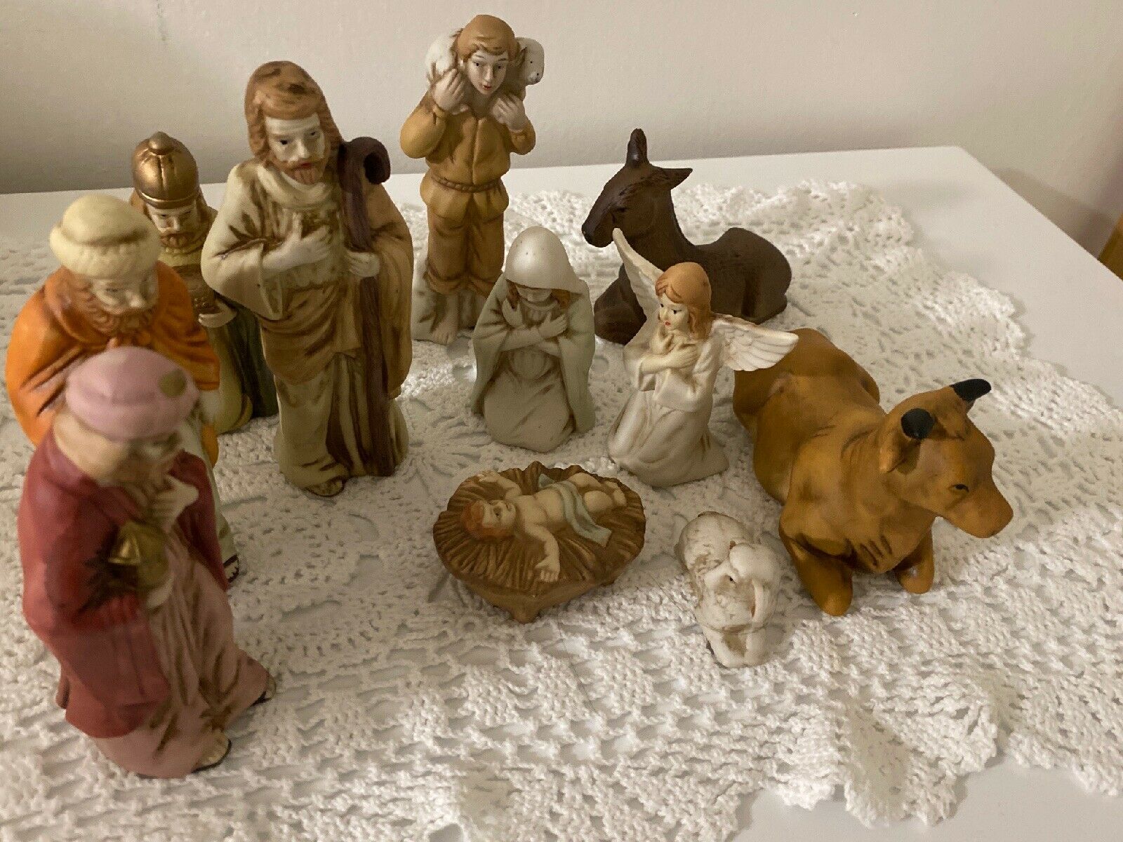 WHITNEY 12 PIECE CERAMIC NATIVITY SCENE SET Incl. RUSTIC WOOD STABLE ...