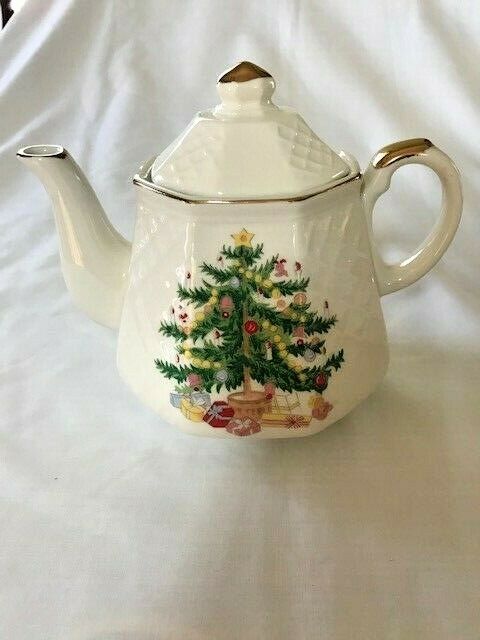 Apex Holiday Teapot With Cover - Christmas Tree Design With Gold Trim ...