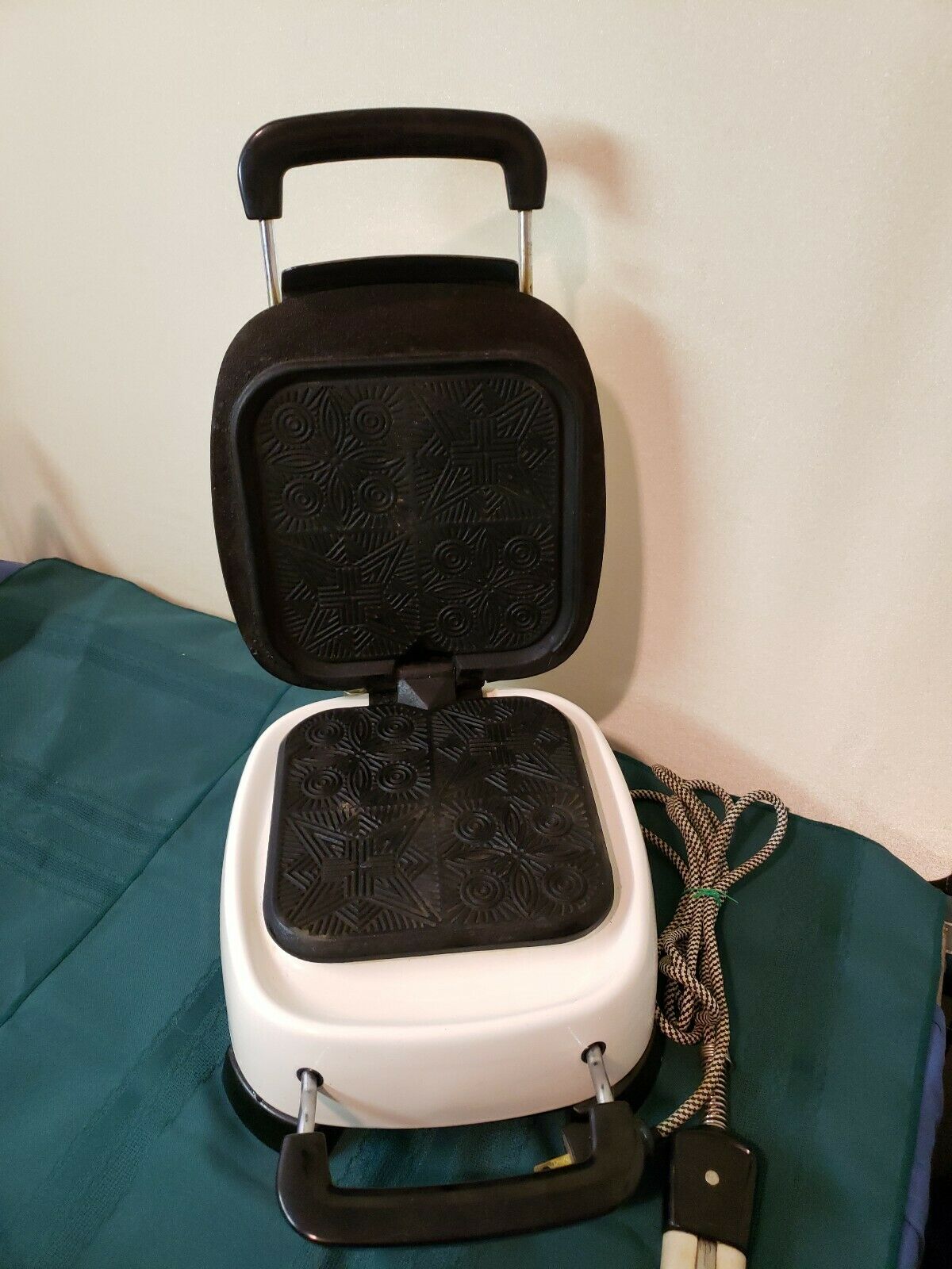 Vintage Jura Bratzeli Swiss Cookie Maker Pizzelle Iron | #14767524
