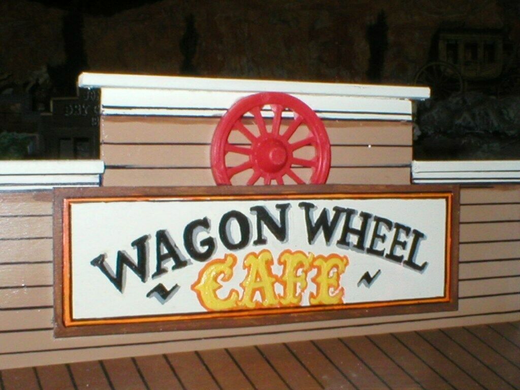 WESTERN PLAYSET BUILDING WAGON WHEEL CAFE SAME SCALE AS MARX AND ...