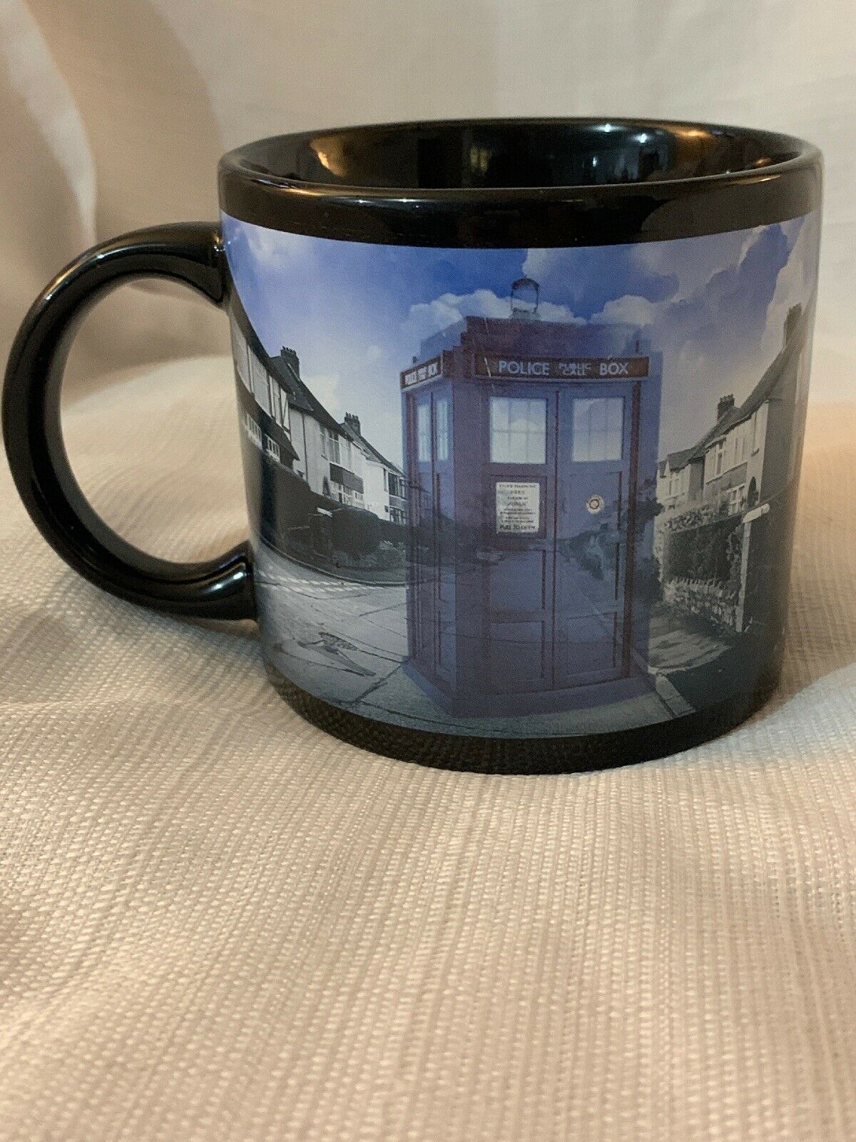 BBC Dr Doctor Who Mug DISAPPEARING TARDIS Coffee Tea Cup Great. | #14531994