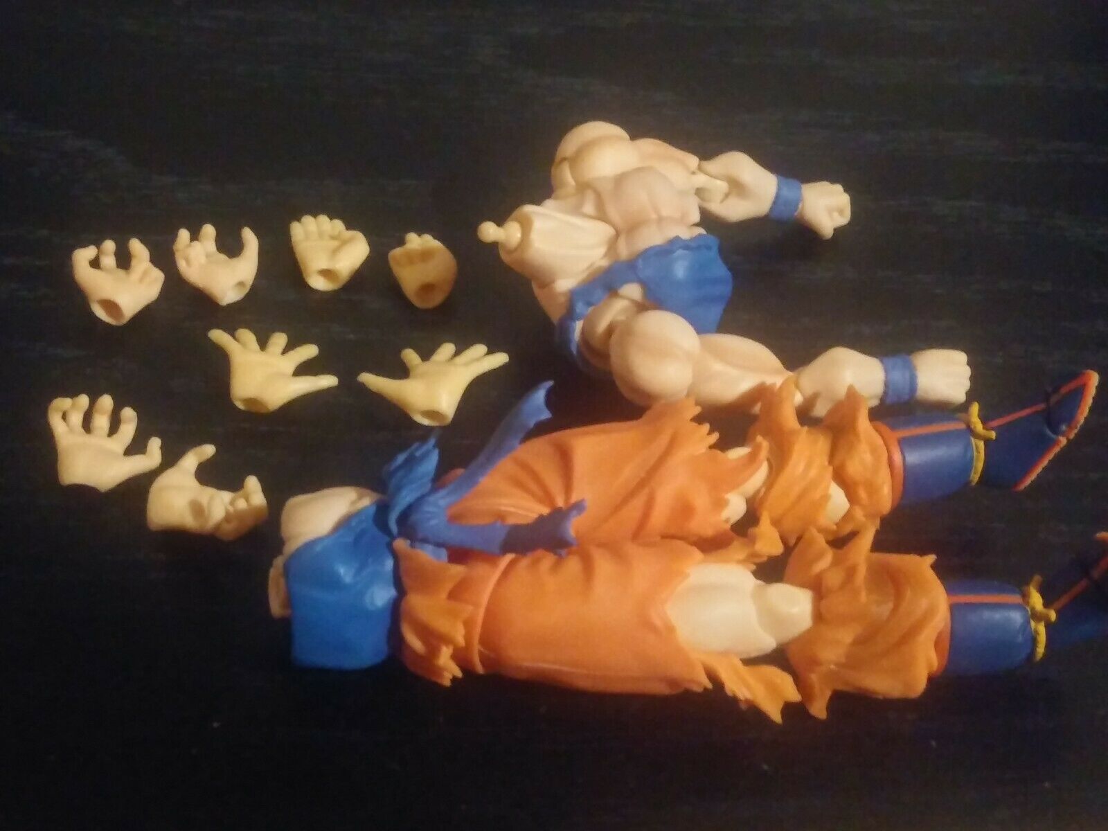 S. H. Figuarts: Dragon Ball Z - SS Awakening Goku Body (Chest, Arms ...