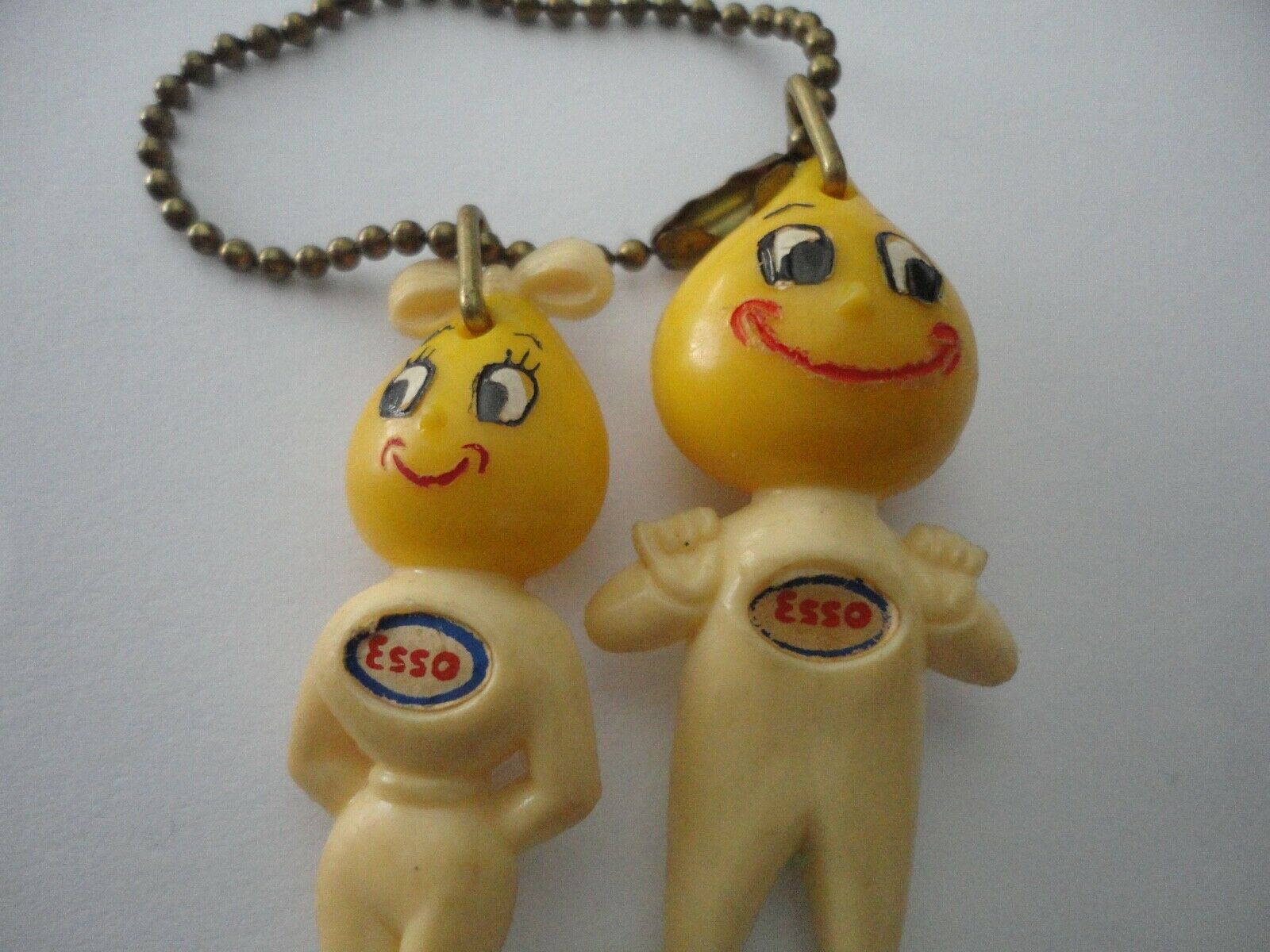 Vintage ESSO OIL Couple Boy En Girl Drophead Keychain Key Ring | #14332539
