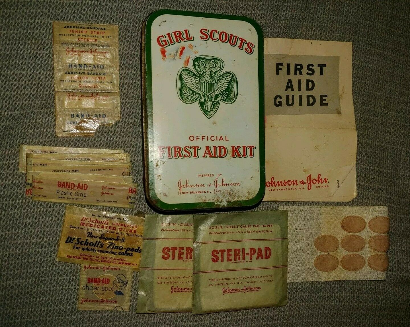 Vintage Girl Scouts America 1st Aid Kit Tin With 1st Aid Gear Witg Mess ...