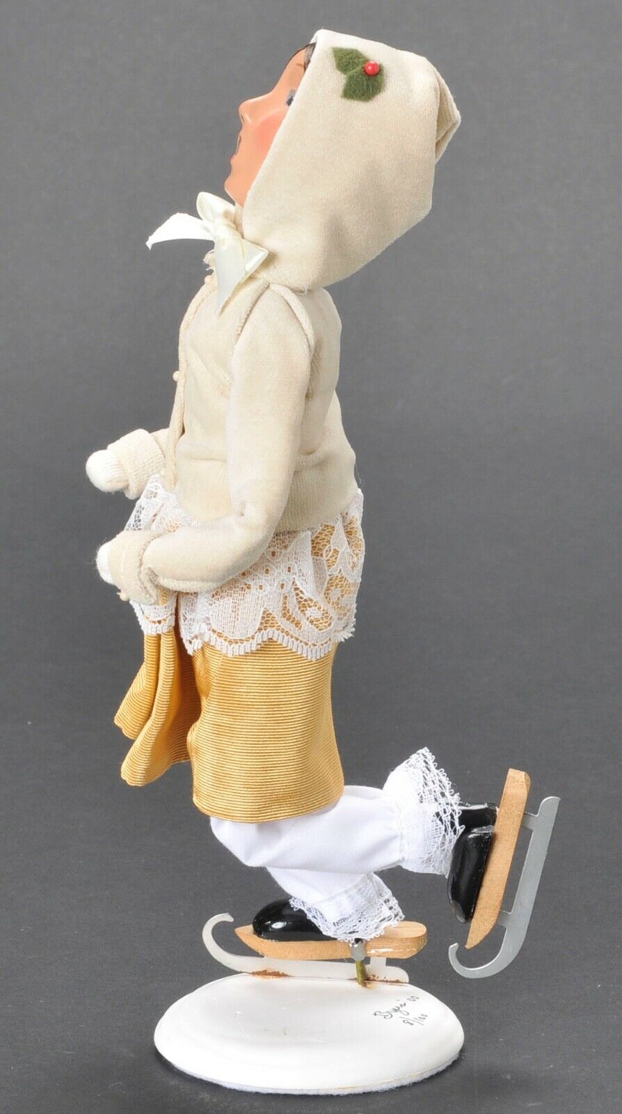 Byers Choice The Carolers 2000 Woman Skater Signed Byers LE 8/100 White ...