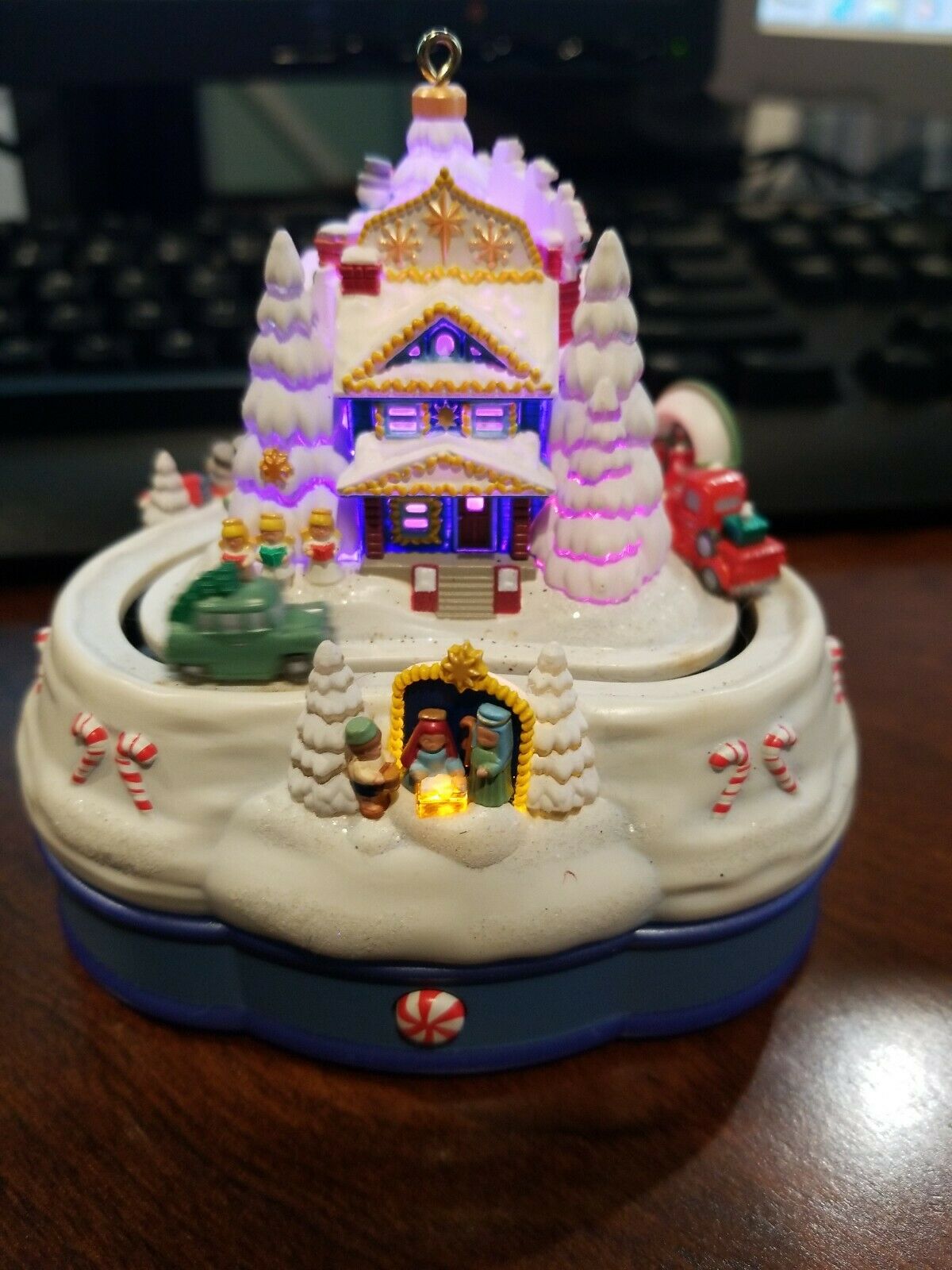 Hallmark Keepsake Ornament Candy Cane Lane Magic 2007 QXG7557. No Box ...