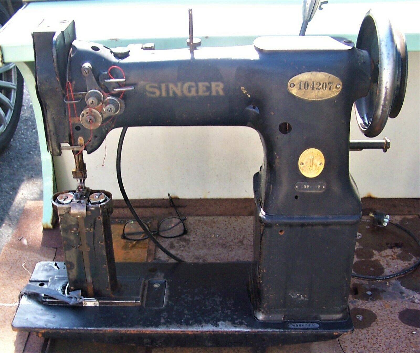Vintage Singer Industrial Sewing Machine | #14092241