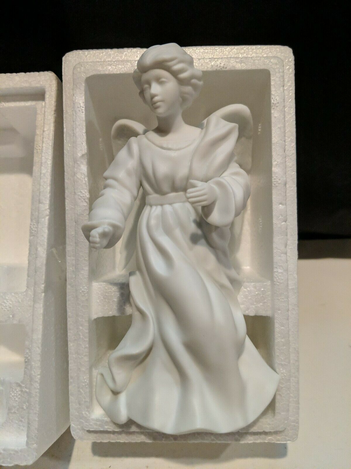 1987 Avon Nativity Collectibles The Standing Angel Porcelain Figurine ...