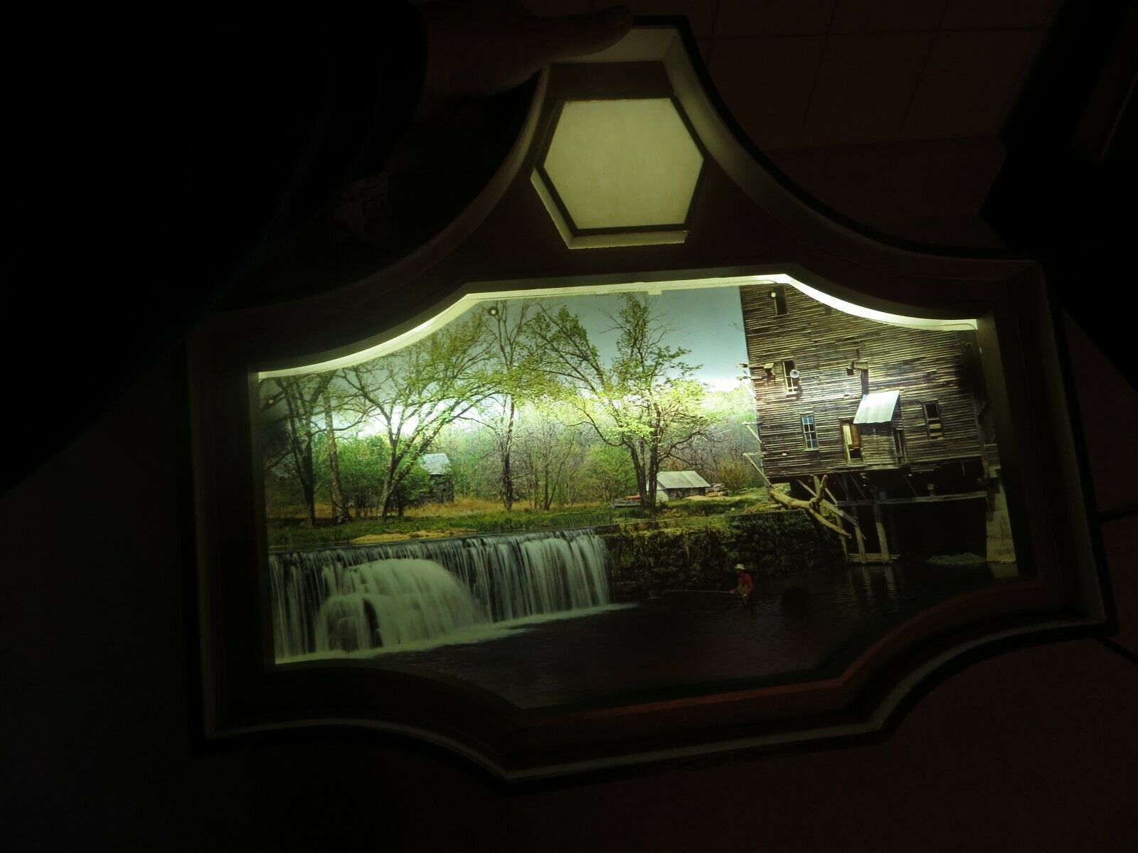 MEISTERBRAU LIGHTED FISHING ON TROUT STREAM CREEK LIGHTED BEER SIGN ...