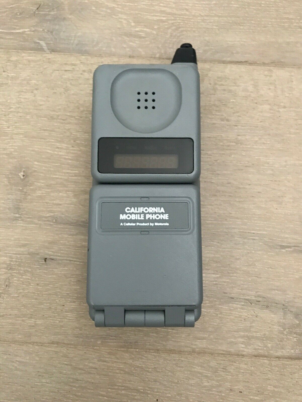 Vintage Motorola California Mobile Phone Flip Cell Phone S3855A | #13791072