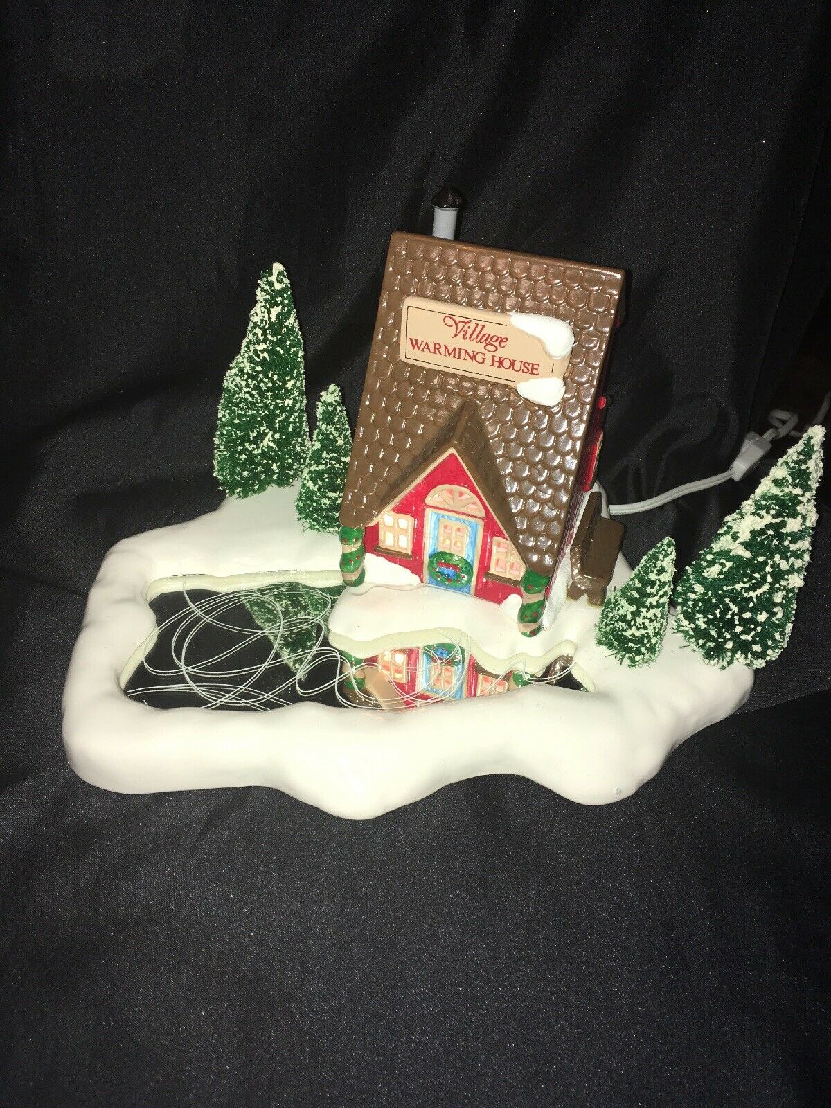 Dept 56 Snow Village Christmas Village Lighted Warming House Complete W ...