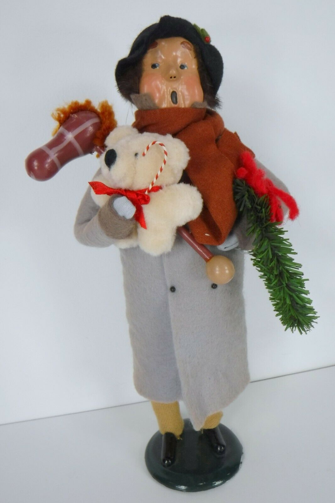 Byers Choice Carolers 1995 Man Shopper Teddy Bear Horse Wreath | #16802165