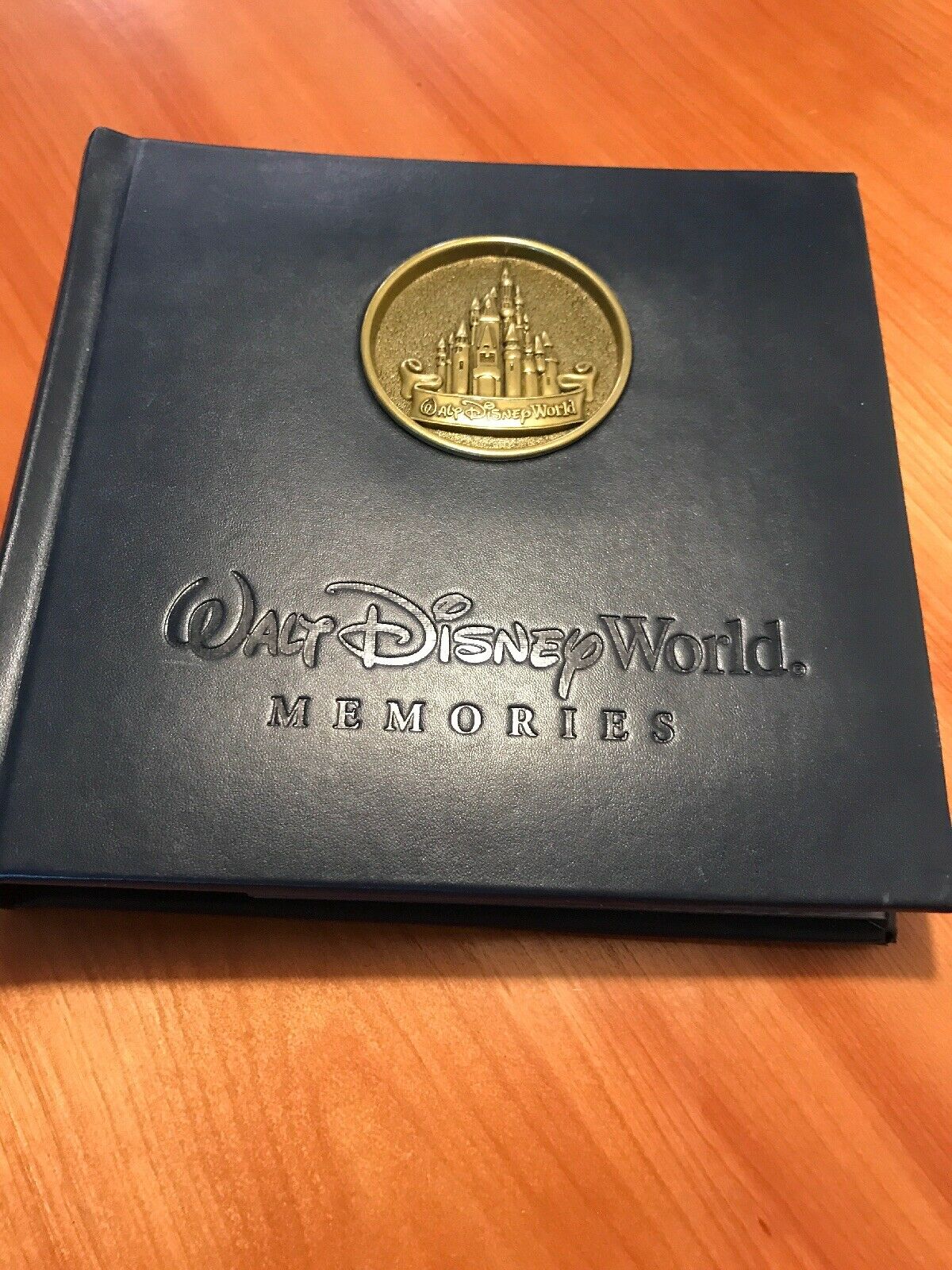 Walt Disney World Castle Medallion Memories Photo Album Scrap Book VGUC ...