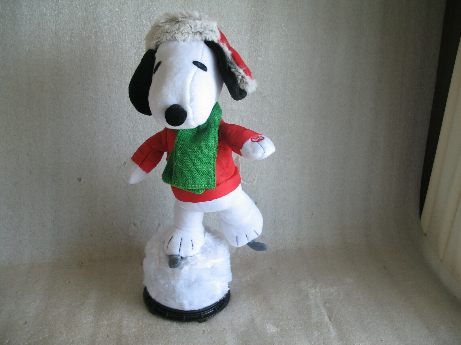 Peanuts Snoopy Skating Plush Animated Plays Music As He Spins Around ...