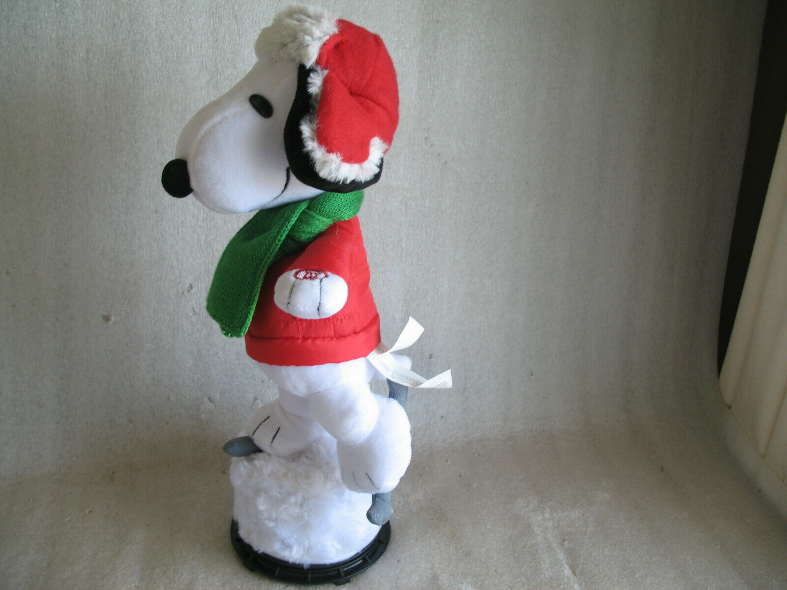 Peanuts Snoopy Skating Plush Animated Plays Music As He Spins Around ...
